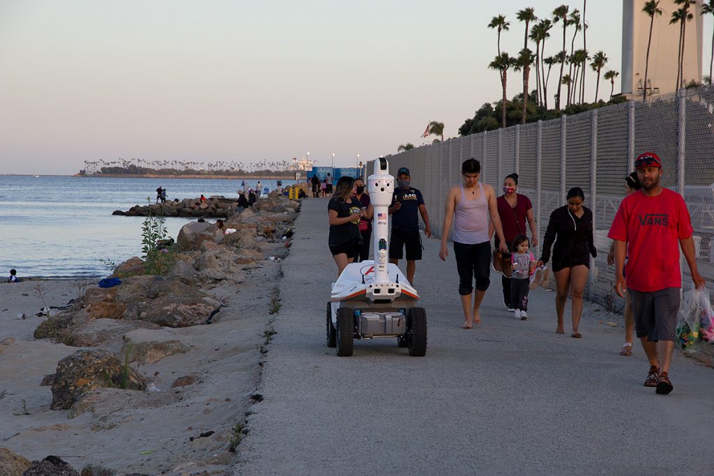 Deep learning surveillance | Artificial intelligence of a robot | Big ...